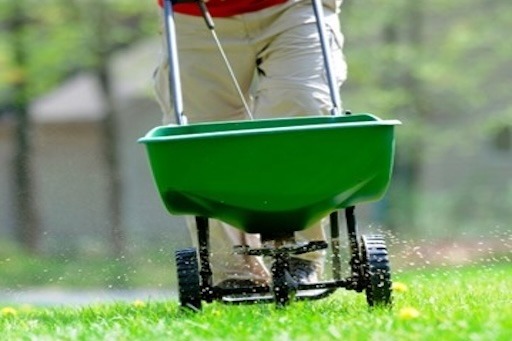 Traitement de pelouse & Aménagement paysager - Traitement du coin